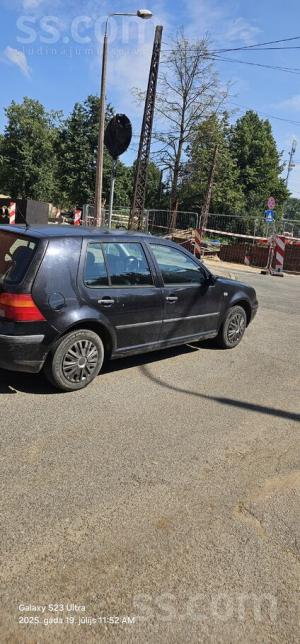 Melns Volkswagen Golf 2001 Rīga, ar dzinēja tilpumu 1.40 L un nobraukumu 270 tūkst. km par 800 €, foto 8 vietnē AUTOMOTO.COM.LV