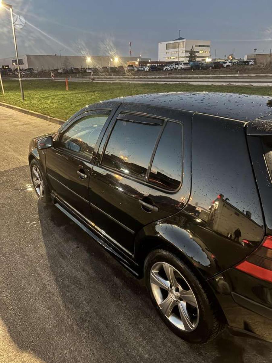 Black Volkswagen Golf 2001 in Klaipeda, with an engine capacity of 1.90 L and mileage of 300 thousand km for 1450 €, photo 2 on AUTOMOTO.COM.LV