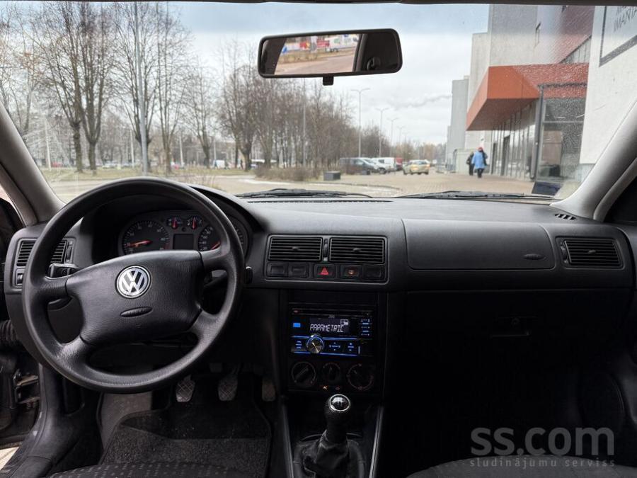 Melns Volkswagen Golf 2001 Rīga, ar dzinēja tilpumu 1.60 L un nobraukumu 345 tūkst. km par 600 €, foto 5 vietnē AUTOMOTO.COM.LV