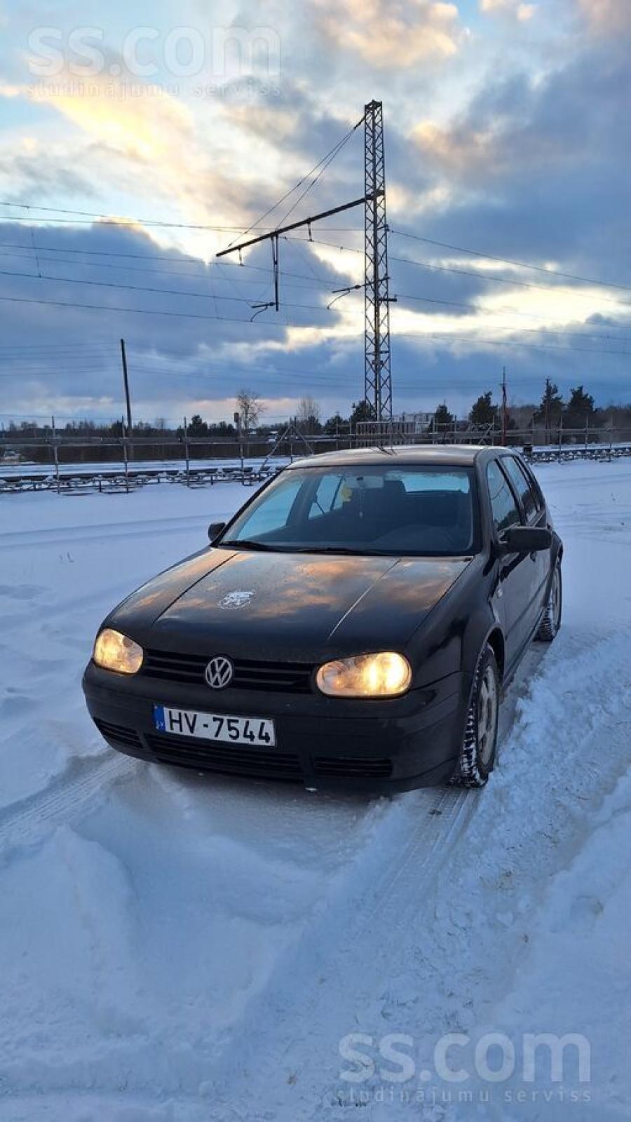 Black Volkswagen Golf 2001 in Tukums, with an engine capacity of 1.90 L and mileage of 462 thousand km for 1099 €, photo 2 on AUTOMOTO.COM.LV