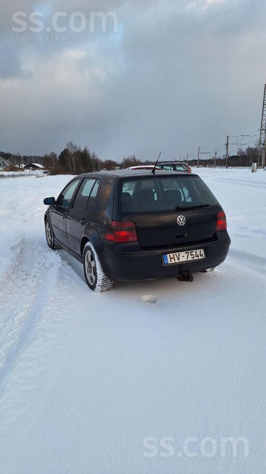 Black Volkswagen Golf 2001 in Tukums, with an engine capacity of 1.90 L and mileage of 462 thousand km for 1099 €, photo 3 on AUTOMOTO.COM.LV