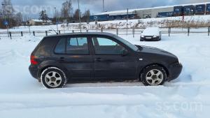 Black Volkswagen Golf 2001 in Tukums, with an engine capacity of 1.90 L and mileage of 462 thousand km for 1099 €, photo 5 on AUTOMOTO.COM.LV
