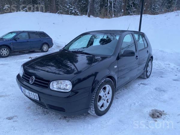 Melns Volkswagen Golf 2001 Rīga, ar dzinēja tilpumu 1.60 L un nobraukumu 345 tūkst. km par 1800 €, foto 2 vietnē AUTOMOTO.COM.LV