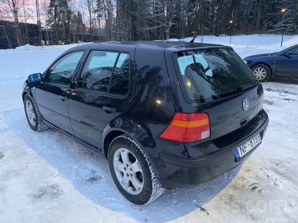 Melns Volkswagen Golf 2001 Rīga, ar dzinēja tilpumu 1.60 L un nobraukumu 345 tūkst. km par 1800 €, foto 3 vietnē AUTOMOTO.COM.LV