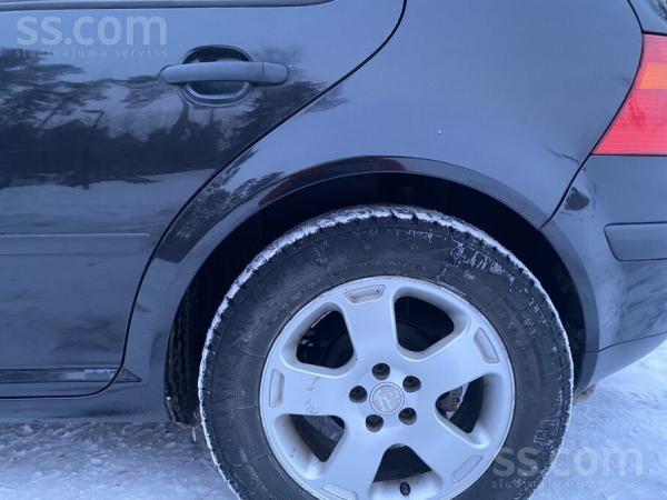 Melns Volkswagen Golf 2001 Rīga, ar dzinēja tilpumu 1.60 L un nobraukumu 345 tūkst. km par 1800 €, foto 7 vietnē AUTOMOTO.COM.LV