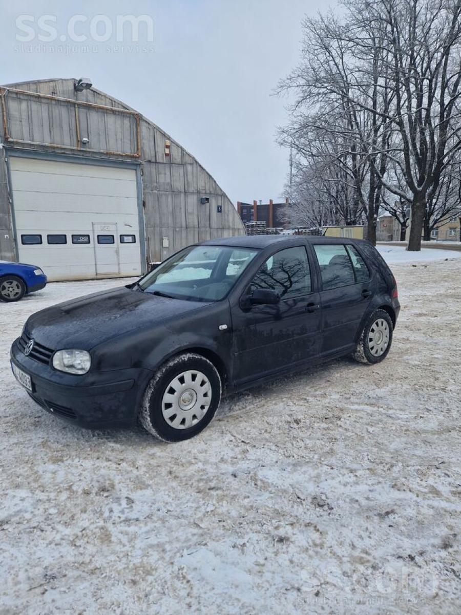 Черный Фольксваген Гольф 2001 в Цесис, объемом двигателя 1.90 л и пробегом 385 тыс. км за 1150 €, фото 1 на AUTOMOTO.COM.LV