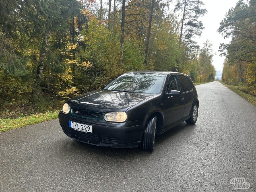 Black Volkswagen Golf 2001 in Joniskis, with an engine capacity of 1.80 L and mileage of 256 thousand km for 2400 €, photo 1 on AUTOMOTO.COM.LV