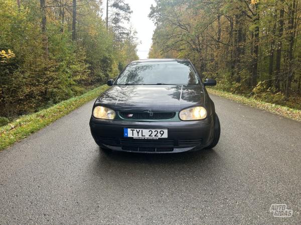 Black Volkswagen Golf 2001 in Joniskis, with an engine capacity of 1.80 L and mileage of 256 thousand km for 2400 €, photo 2 on AUTOMOTO.COM.LV