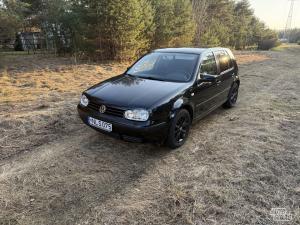 Melns Volkswagen Golf 2001 Viļņa, ar dzinēja tilpumu 1.40 L un nobraukumu 241 tūkst. km par 1200 €, foto  vietnē AUTOMOTO.COM.LV