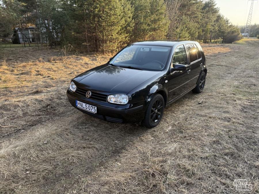 Melns Volkswagen Golf 2001 Viļņa, ar dzinēja tilpumu 1.40 L un nobraukumu 241 tūkst. km par 1200 €, foto 1 vietnē AUTOMOTO.COM.LV
