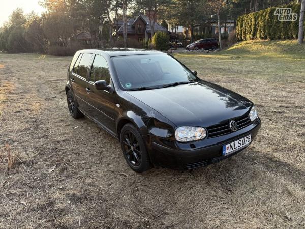 Melns Volkswagen Golf 2001 Viļņa, ar dzinēja tilpumu 1.40 L un nobraukumu 241 tūkst. km par 1200 €, foto 3 vietnē AUTOMOTO.COM.LV