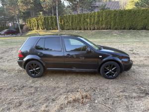 Melns Volkswagen Golf 2001 Viļņa, ar dzinēja tilpumu 1.40 L un nobraukumu 241 tūkst. km par 1200 €, foto 4 vietnē AUTOMOTO.COM.LV