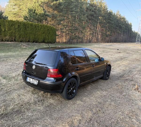 Melns Volkswagen Golf 2001 Viļņa, ar dzinēja tilpumu 1.40 L un nobraukumu 241 tūkst. km par 1200 €, foto 5 vietnē AUTOMOTO.COM.LV