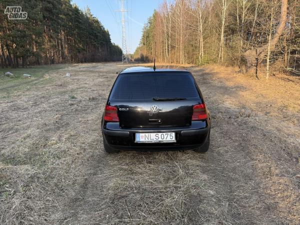 Melns Volkswagen Golf 2001 Viļņa, ar dzinēja tilpumu 1.40 L un nobraukumu 241 tūkst. km par 1200 €, foto 6 vietnē AUTOMOTO.COM.LV