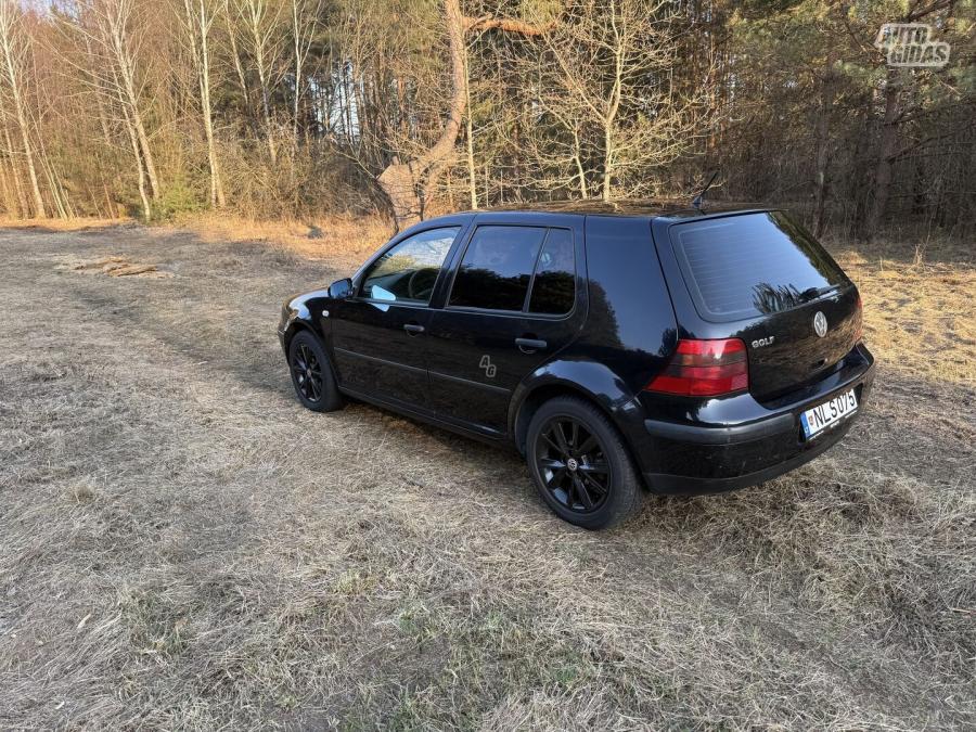 Melns Volkswagen Golf 2001 Viļņa, ar dzinēja tilpumu 1.40 L un nobraukumu 241 tūkst. km par 1200 €, foto 7 vietnē AUTOMOTO.COM.LV