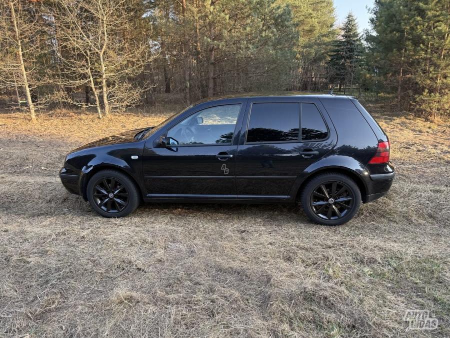 Melns Volkswagen Golf 2001 Viļņa, ar dzinēja tilpumu 1.40 L un nobraukumu 241 tūkst. km par 1200 €, foto 8 vietnē AUTOMOTO.COM.LV