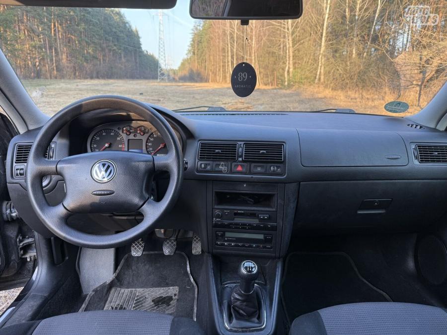 Melns Volkswagen Golf 2001 Viļņa, ar dzinēja tilpumu 1.40 L un nobraukumu 241 tūkst. km par 1200 €, foto 14 vietnē AUTOMOTO.COM.LV
