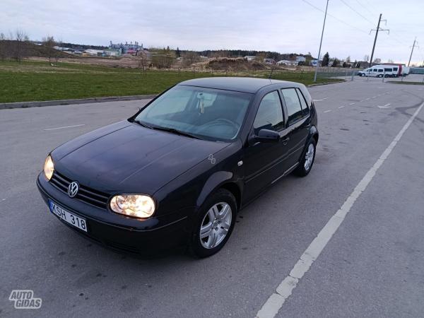 Melns Volkswagen Golf 2001 Mažeikiai, ar dzinēja tilpumu 1.60 L un nobraukumu 304 tūkst. km par 1550 €, foto 3 vietnē AUTOMOTO.COM.LV