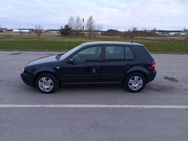 Melns Volkswagen Golf 2001 Mažeikiai, ar dzinēja tilpumu 1.60 L un nobraukumu 304 tūkst. km par 1550 €, foto 4 vietnē AUTOMOTO.COM.LV