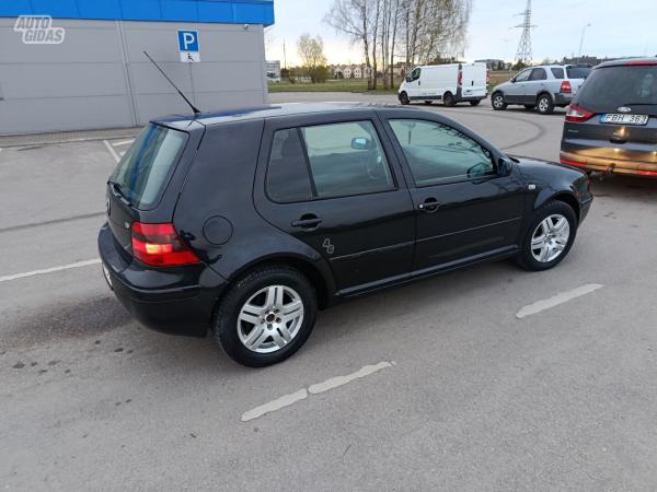 Melns Volkswagen Golf 2001 Mažeikiai, ar dzinēja tilpumu 1.60 L un nobraukumu 304 tūkst. km par 1550 €, foto 7 vietnē AUTOMOTO.COM.LV