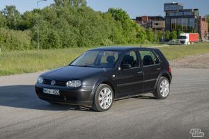 Melns Volkswagen Golf 2001 Kauņa, ar dzinēja tilpumu 1.60 L un nobraukumu 225 tūkst. km par 1400 €, foto 4 vietnē AUTOMOTO.COM.LV