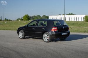 Melns Volkswagen Golf 2001 Kauņa, ar dzinēja tilpumu 1.60 L un nobraukumu 225 tūkst. km par 1400 €, foto 5 vietnē AUTOMOTO.COM.LV