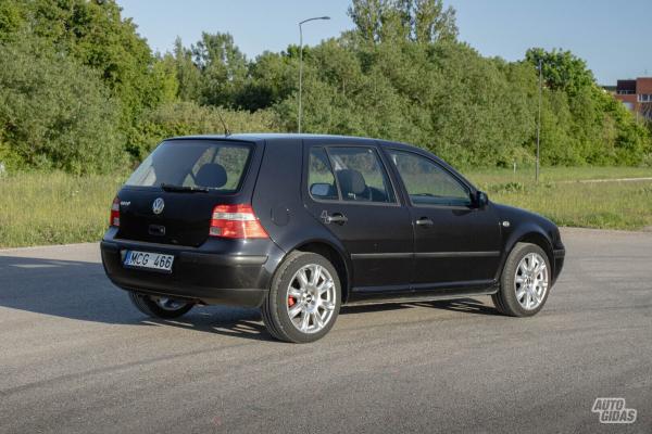 Melns Volkswagen Golf 2001 Kauņa, ar dzinēja tilpumu 1.60 L un nobraukumu 225 tūkst. km par 1400 €, foto 6 vietnē AUTOMOTO.COM.LV
