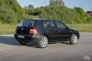 Melns Volkswagen Golf 2001 Kauņa, ar dzinēja tilpumu 1.60 L un nobraukumu 225 tūkst. km par 1400 €, foto 7 vietnē AUTOMOTO.COM.LV