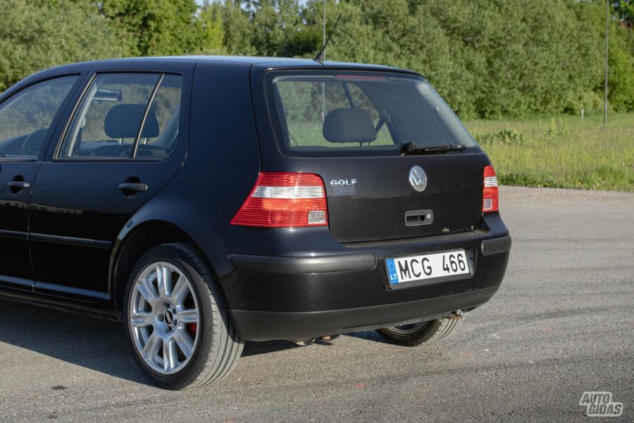Melns Volkswagen Golf 2001 Kauņa, ar dzinēja tilpumu 1.60 L un nobraukumu 225 tūkst. km par 1400 €, foto 9 vietnē AUTOMOTO.COM.LV