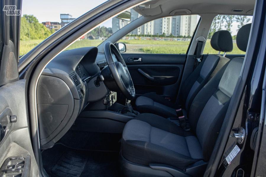 Melns Volkswagen Golf 2001 Kauņa, ar dzinēja tilpumu 1.60 L un nobraukumu 225 tūkst. km par 1400 €, foto 12 vietnē AUTOMOTO.COM.LV