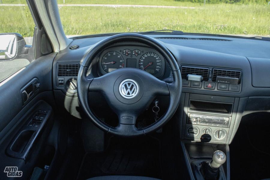 Melns Volkswagen Golf 2001 Kauņa, ar dzinēja tilpumu 1.60 L un nobraukumu 225 tūkst. km par 1400 €, foto 14 vietnē AUTOMOTO.COM.LV