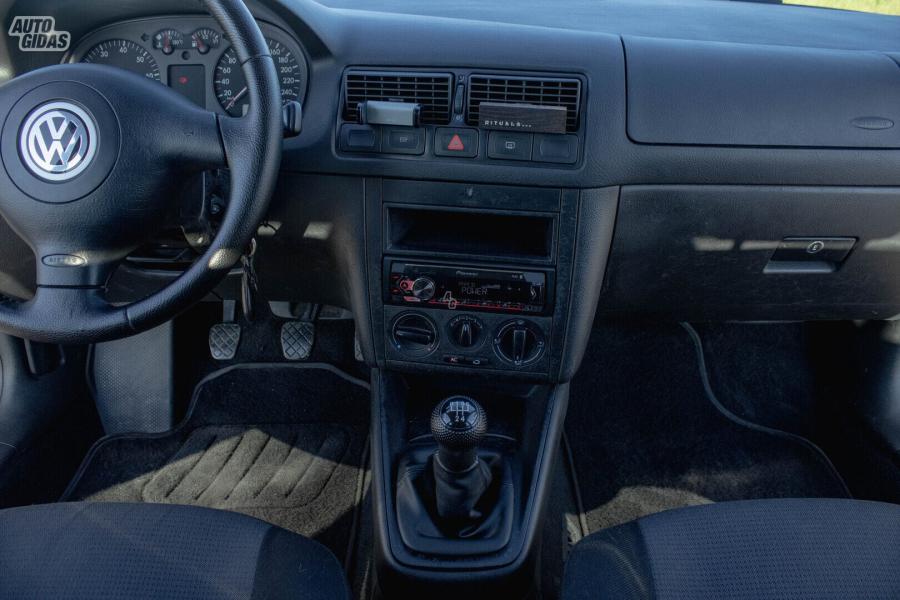 Melns Volkswagen Golf 2001 Kauņa, ar dzinēja tilpumu 1.60 L un nobraukumu 225 tūkst. km par 1400 €, foto 16 vietnē AUTOMOTO.COM.LV