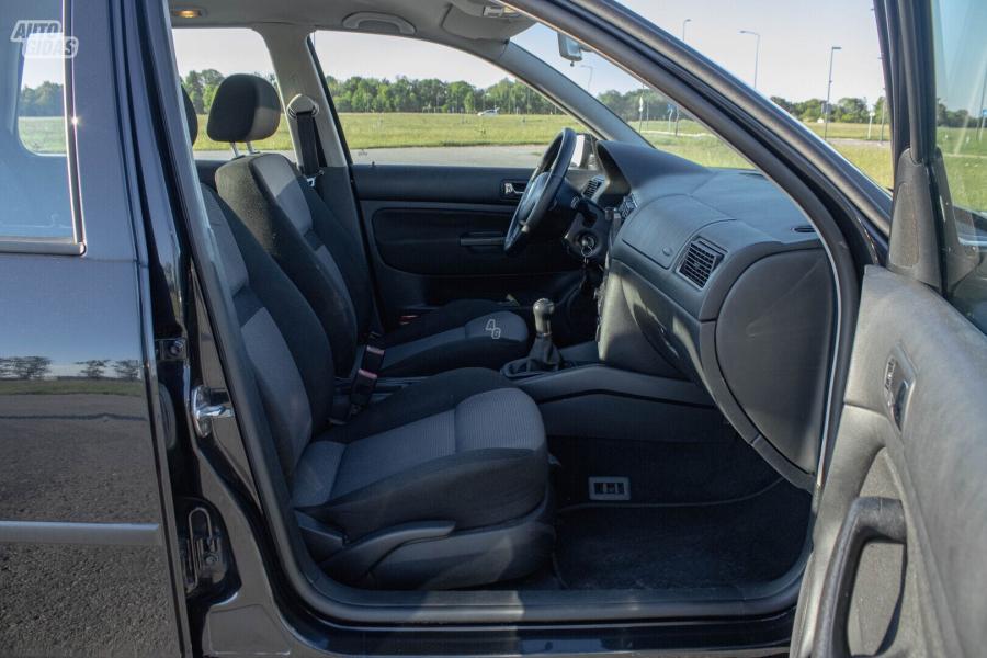 Melns Volkswagen Golf 2001 Kauņa, ar dzinēja tilpumu 1.60 L un nobraukumu 225 tūkst. km par 1400 €, foto 18 vietnē AUTOMOTO.COM.LV