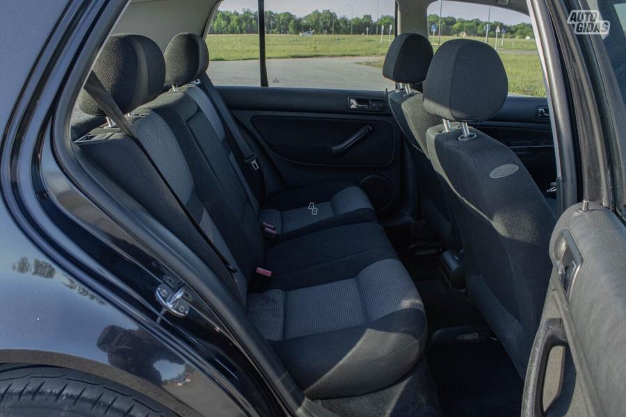 Melns Volkswagen Golf 2001 Kauņa, ar dzinēja tilpumu 1.60 L un nobraukumu 225 tūkst. km par 1400 €, foto 19 vietnē AUTOMOTO.COM.LV