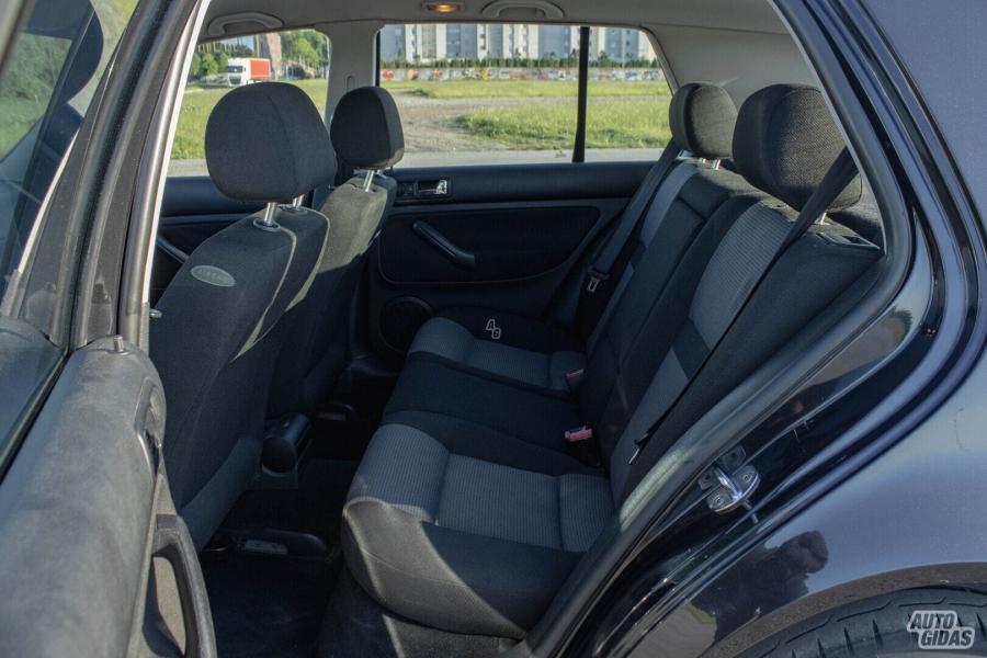 Melns Volkswagen Golf 2001 Kauņa, ar dzinēja tilpumu 1.60 L un nobraukumu 225 tūkst. km par 1400 €, foto 21 vietnē AUTOMOTO.COM.LV
