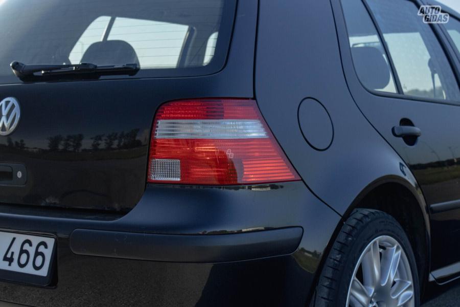 Melns Volkswagen Golf 2001 Kauņa, ar dzinēja tilpumu 1.60 L un nobraukumu 225 tūkst. km par 1400 €, foto 25 vietnē AUTOMOTO.COM.LV