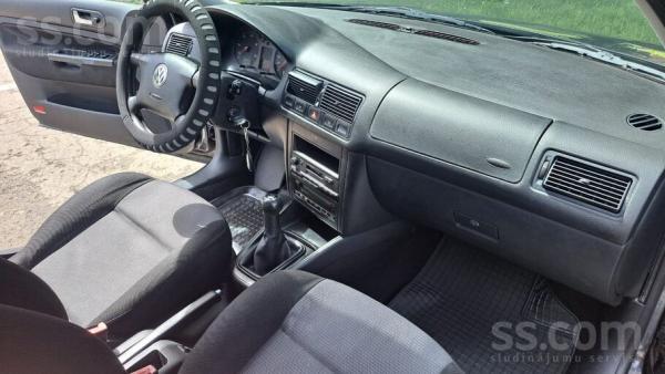 Black Volkswagen Golf 2001 in Aizkraukle, with an engine capacity of 1.90 L and mileage of 425 thousand km for 1555 €, photo 8 on AUTOMOTO.COM.LV