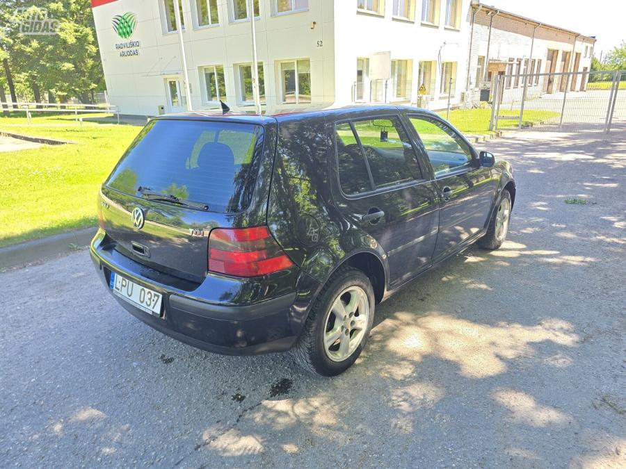 Black Volkswagen Golf 2001 in Radviliskis, with an engine capacity of 1.90 L and mileage of 334 thousand km for 1290 €, photo 4 on AUTOMOTO.COM.LV