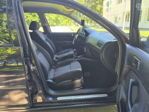 Black Volkswagen Golf 2001 in Radviliskis, with an engine capacity of 1.90 L and mileage of 334 thousand km for 1290 €, photo 15 on AUTOMOTO.COM.LV
