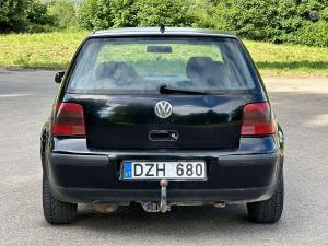 Melns Volkswagen Golf 2001 Viļņa, ar dzinēja tilpumu 1.39 L un nobraukumu 270 tūkst. km par 700 €, foto 8 vietnē AUTOMOTO.COM.LV