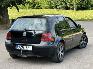 Melns Volkswagen Golf 2001 Viļņa, ar dzinēja tilpumu 1.39 L un nobraukumu 270 tūkst. km par 700 €, foto 9 vietnē AUTOMOTO.COM.LV