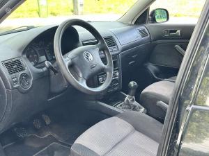 Melns Volkswagen Golf 2001 Viļņa, ar dzinēja tilpumu 1.39 L un nobraukumu 270 tūkst. km par 700 €, foto 17 vietnē AUTOMOTO.COM.LV