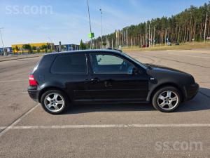 Black Volkswagen Golf 2001 in Riga, with an engine capacity of 1.90 L and mileage of 333 thousand km for 1300 €, photo 3 on AUTOMOTO.COM.LV
