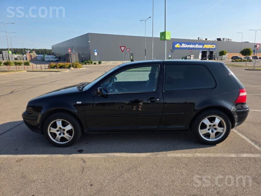 Black Volkswagen Golf 2001 in Riga, with an engine capacity of 1.90 L and mileage of 333 thousand km for 1300 €, photo 7 on AUTOMOTO.COM.LV