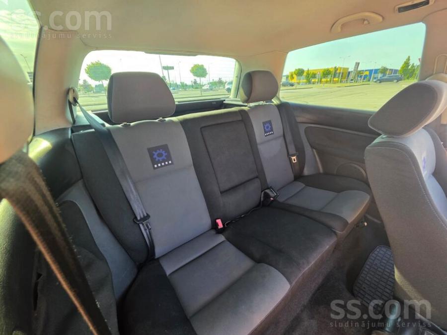 Black Volkswagen Golf 2001 in Riga, with an engine capacity of 1.90 L and mileage of 333 thousand km for 1300 €, photo 14 on AUTOMOTO.COM.LV