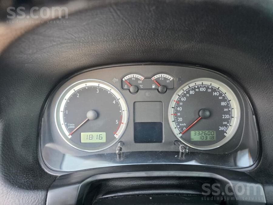 Black Volkswagen Golf 2001 in Riga, with an engine capacity of 1.90 L and mileage of 333 thousand km for 1300 €, photo 16 on AUTOMOTO.COM.LV