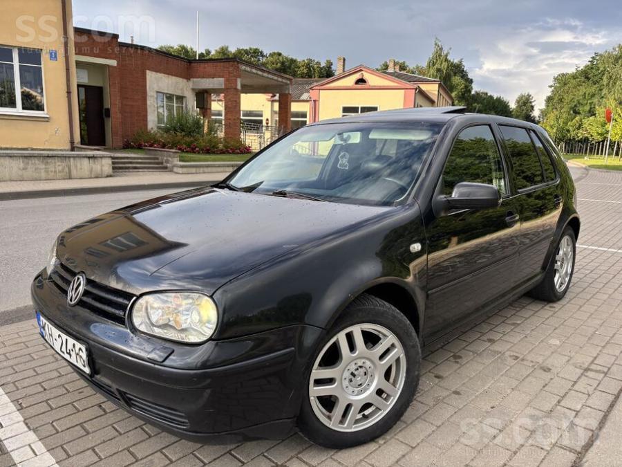 Black Volkswagen Golf 2001 in Bauska, with an engine capacity of 1.90 L and mileage of 482 thousand km for 1590 €, photo 1 on AUTOMOTO.COM.LV