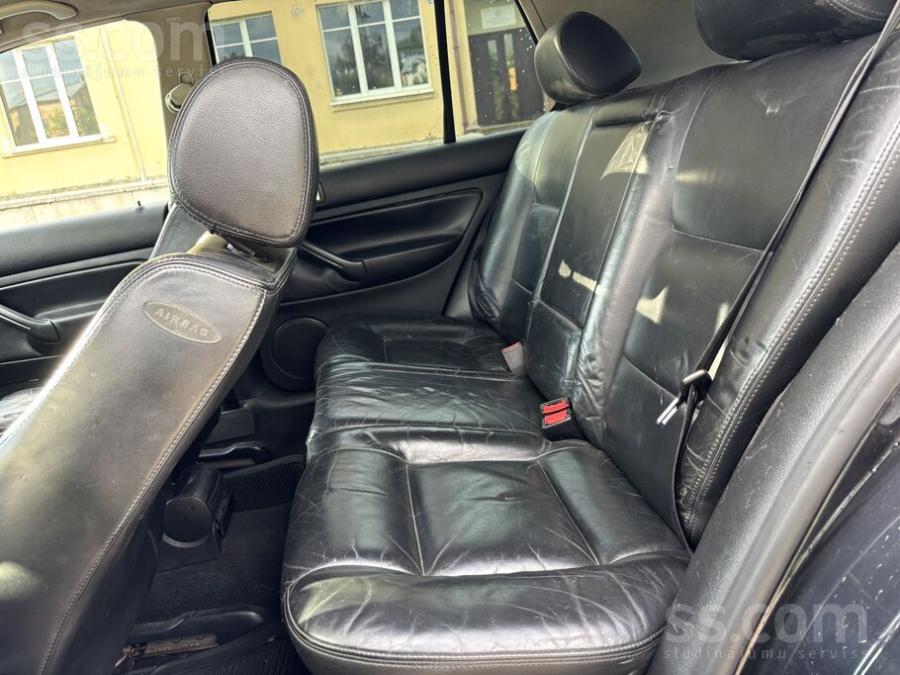 Black Volkswagen Golf 2001 in Bauska, with an engine capacity of 1.90 L and mileage of 482 thousand km for 1590 €, photo 10 on AUTOMOTO.COM.LV