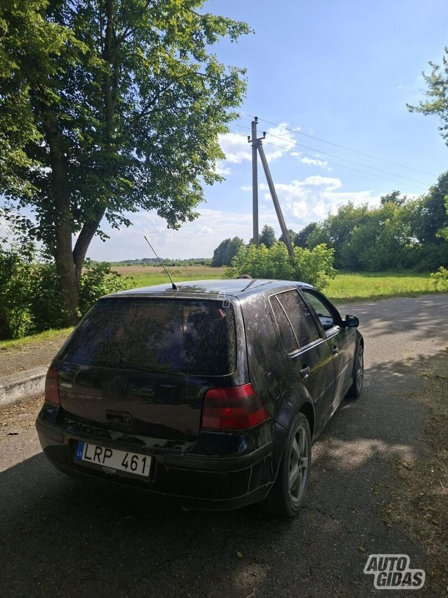 Black Volkswagen Golf 2001 in Panevezys, with an engine capacity of 1.90 L and mileage of 410 thousand km for 1000 €, photo 8 on AUTOMOTO.COM.LV