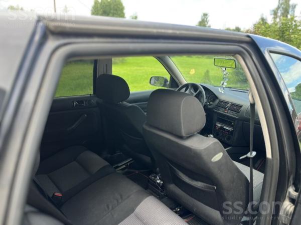 Melns Volkswagen Golf 2001 Jelgava, ar dzinēja tilpumu 1.90 L un nobraukumu 500 tūkst. km par 1300 €, foto 5 vietnē AUTOMOTO.COM.LV